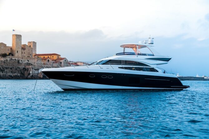 Princess 64 Fly - ONA